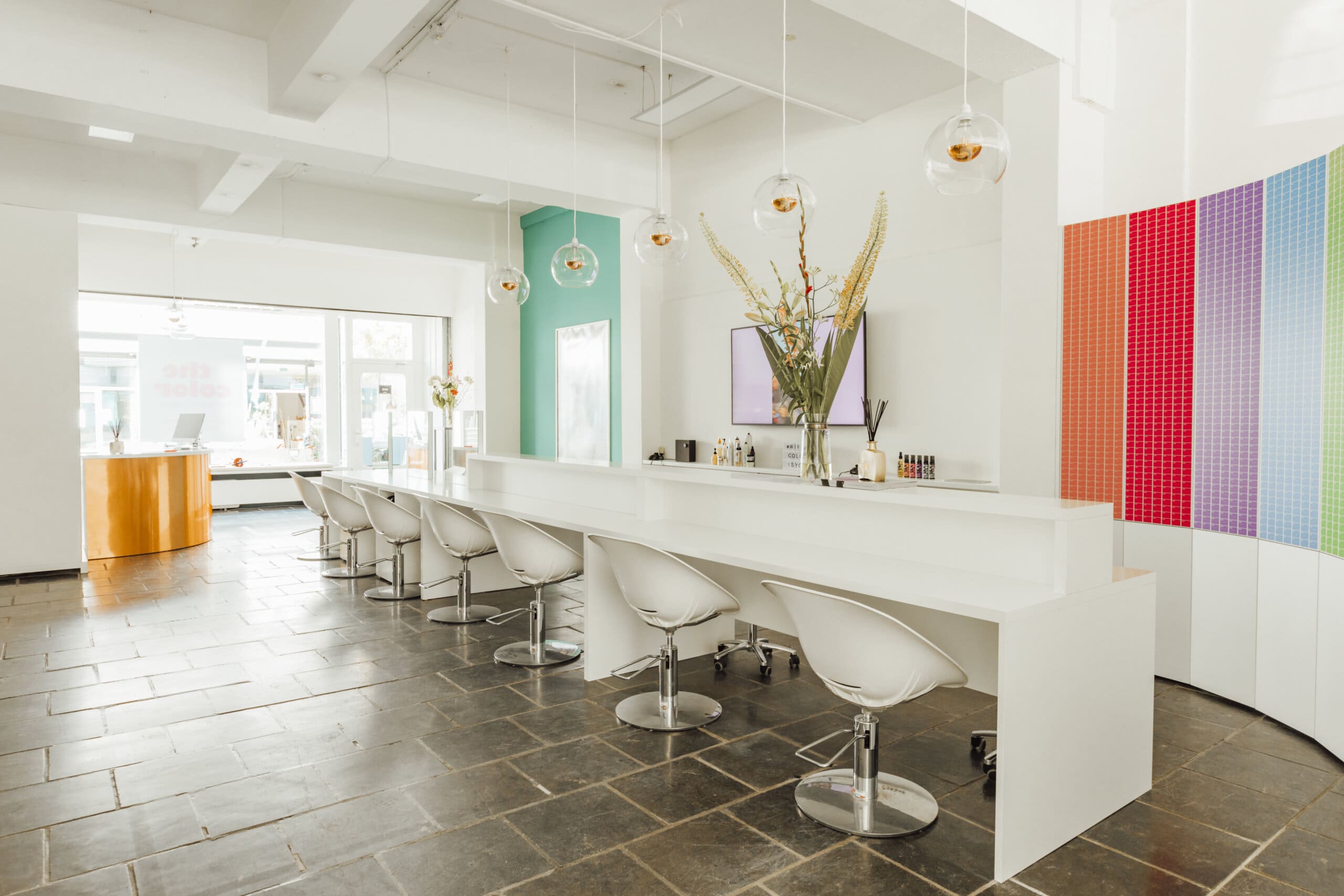 Word onze nieuwe haarstylist(e)(Junior of Ervaren) bij The Color in ...